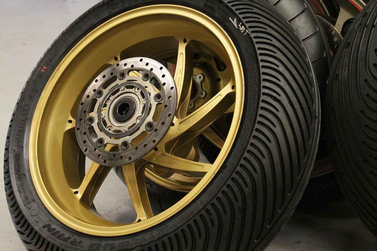 Tire Lifespan Guide: When to Replace Tires